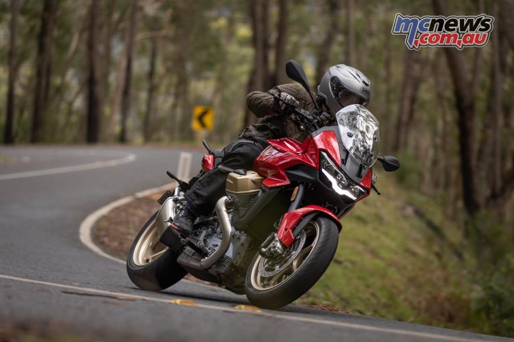 Moto Guzzi V100 Mandello Review | Motorcycle Test | MCNews