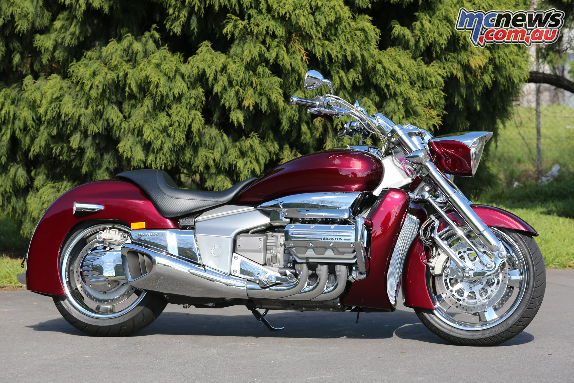 Honda's $100K factory custom cruiser, the Valkyrie Rune | MCNews