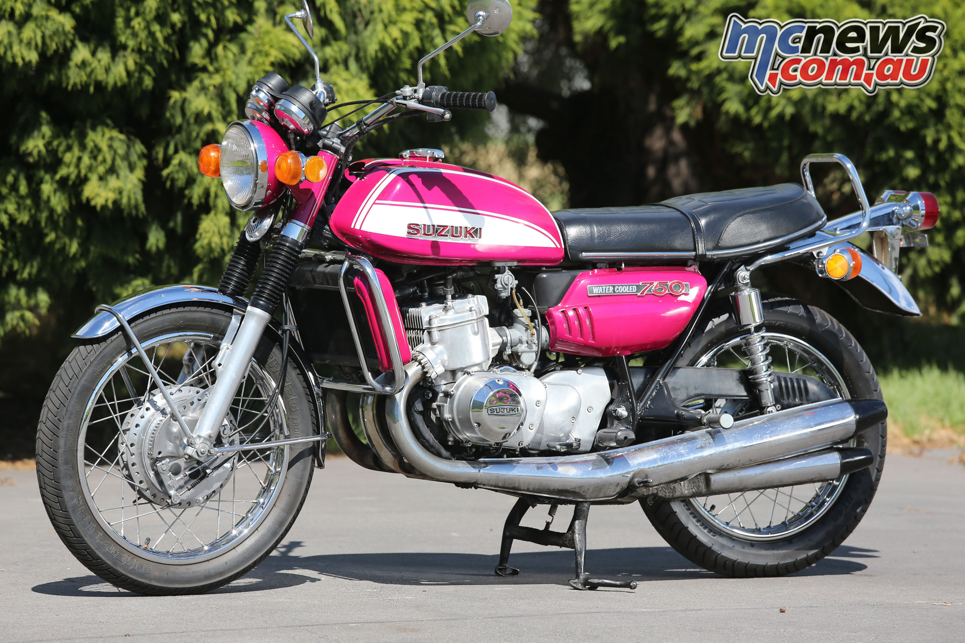 Suzuki GT750 - Suzuki's two-stroke triple | MCNews