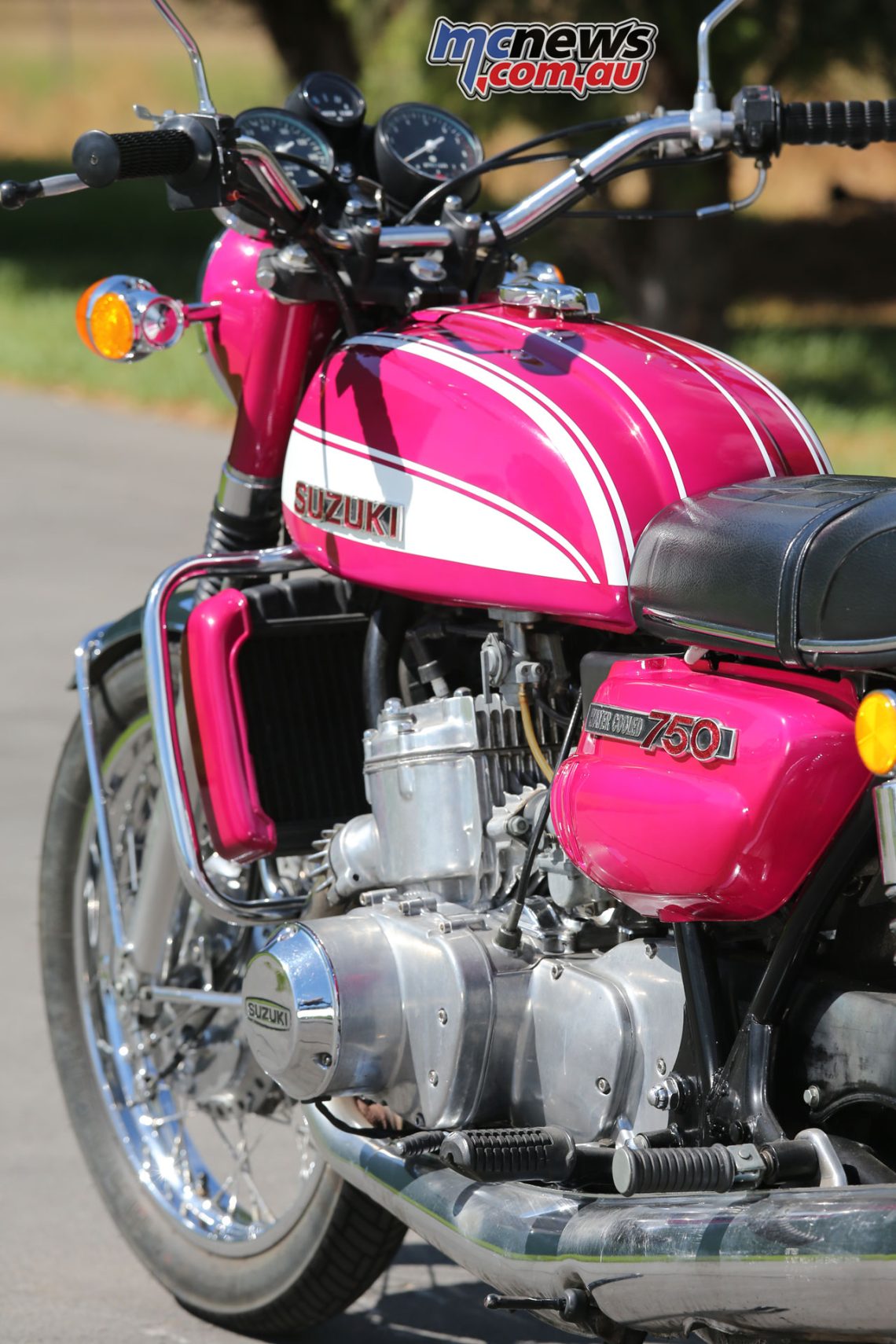 Suzuki GT750 - Suzuki's two-stroke triple | MCNews