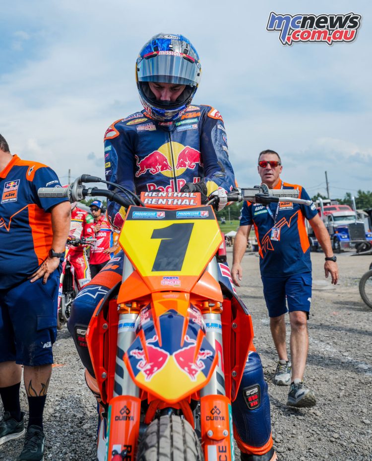 Tom Drane on podium at Orange County Half-Mile | MCNews