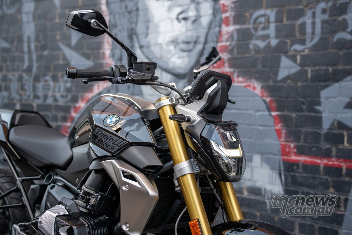 2023 BMW R 1250 R Review | Motorcycle Test | MCNews