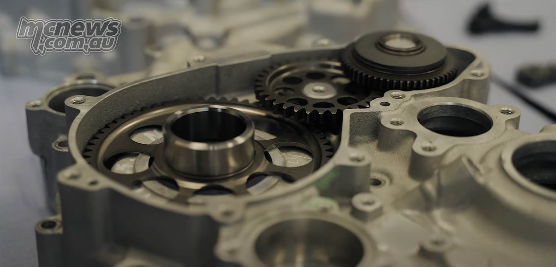 More insights into Triumph's new dirtbike engine | MCNews