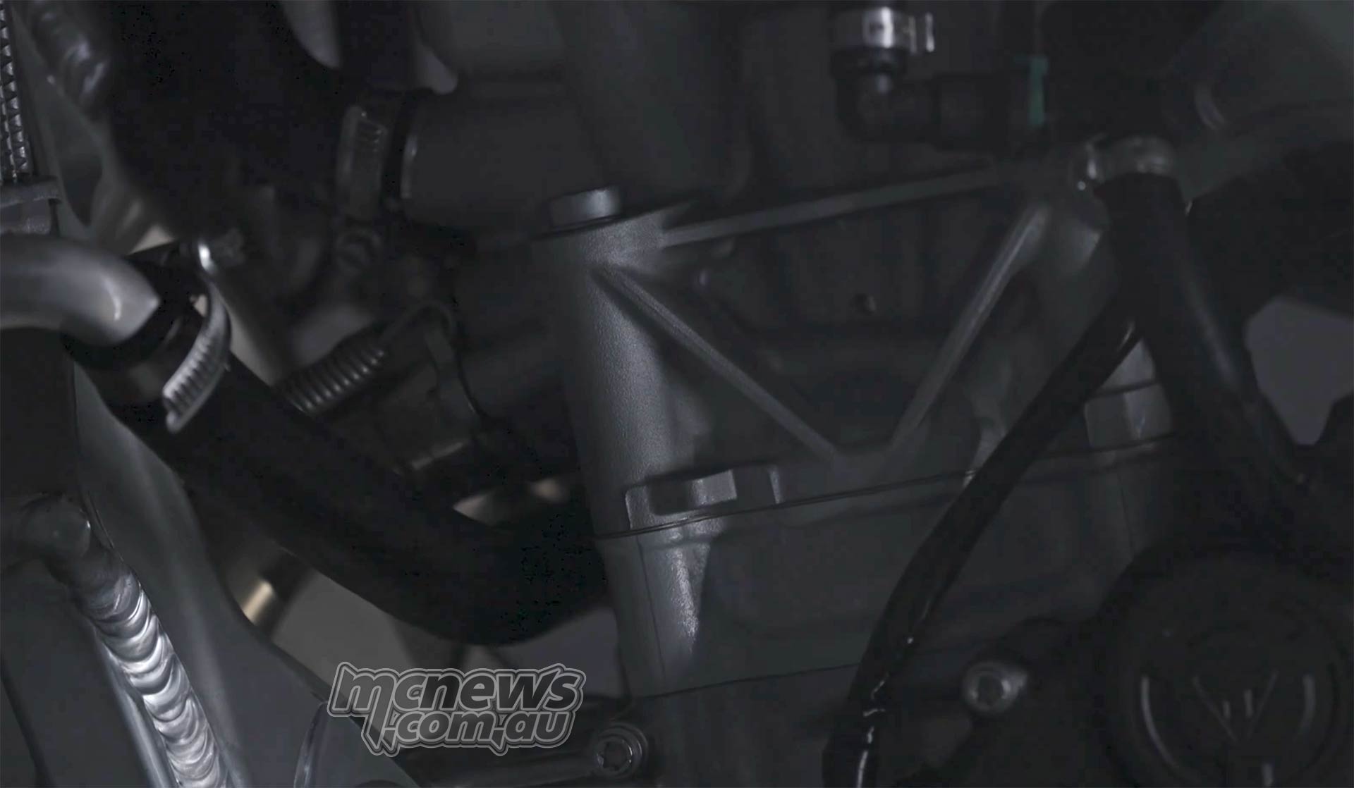 More insights into Triumph's new dirtbike engine | MCNews