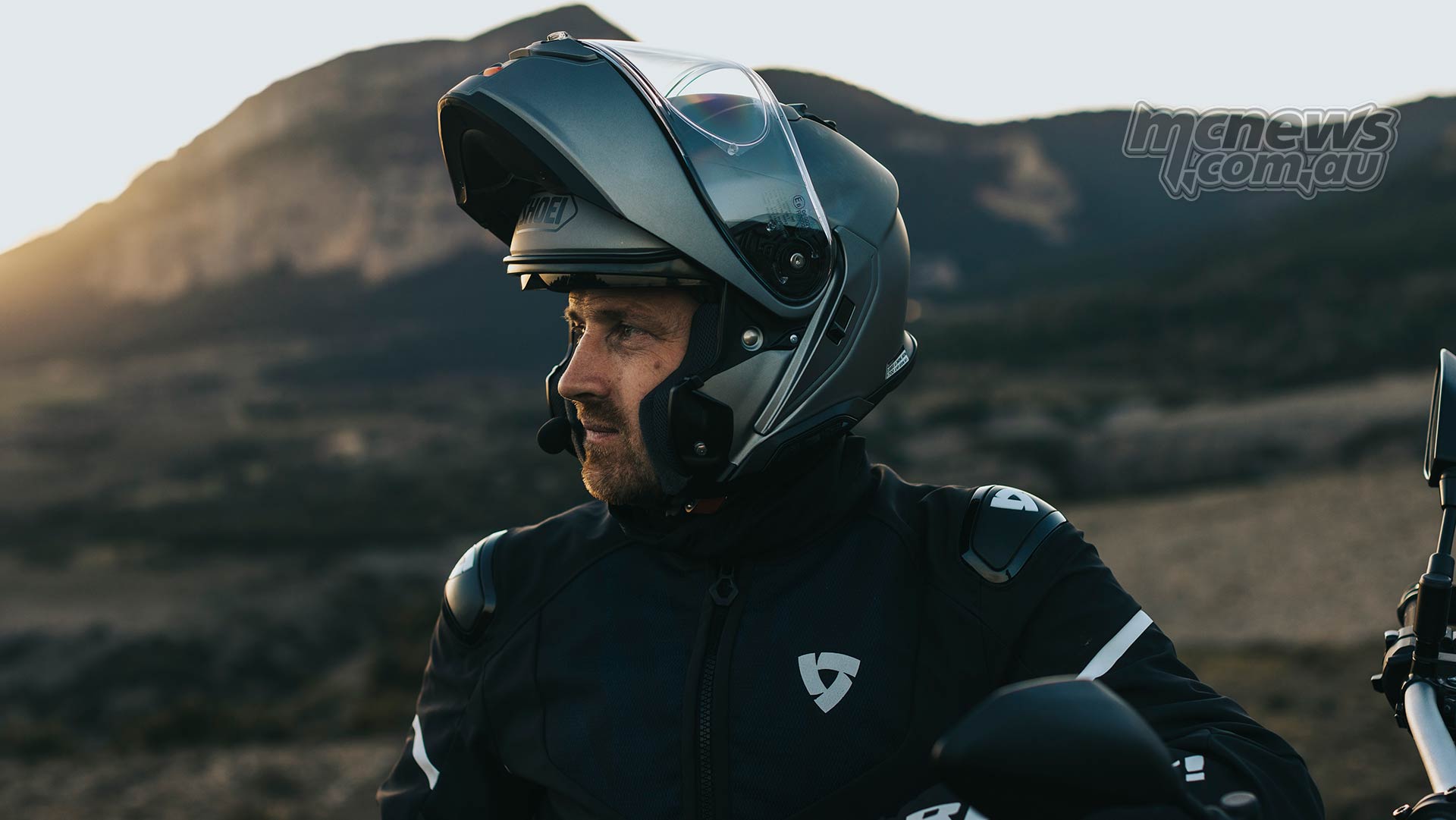 Big update for Shoei's flip-up modular helmet, meet Neotec 3 | MCNews