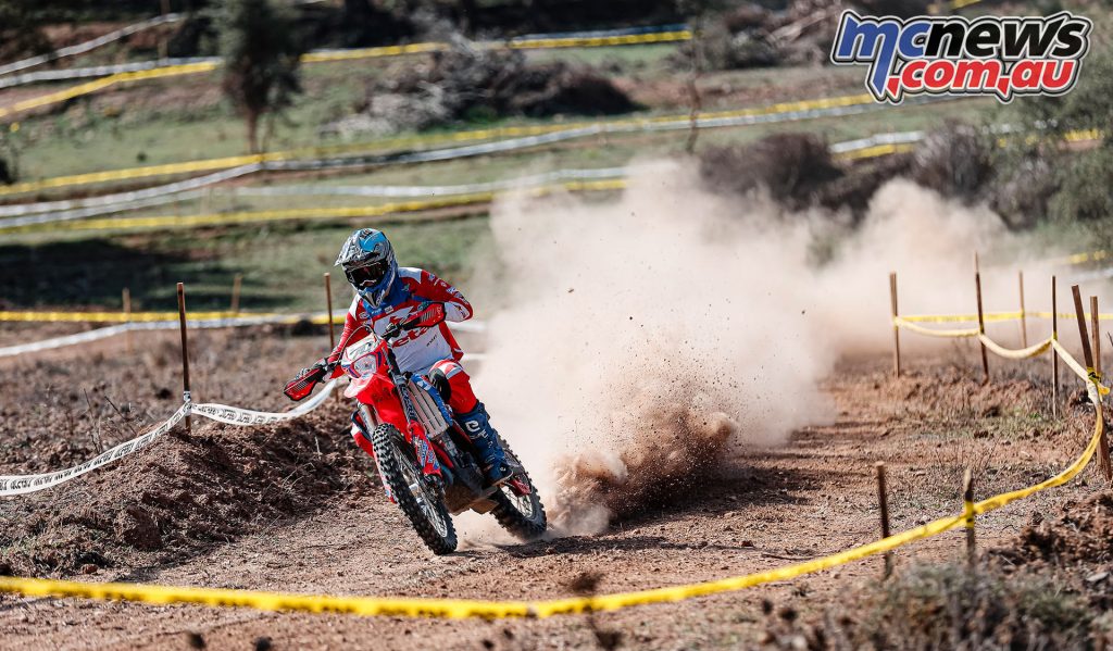 Steve Holcombe wraps up EnduroGP & E2 titles in Portugal | MCNews