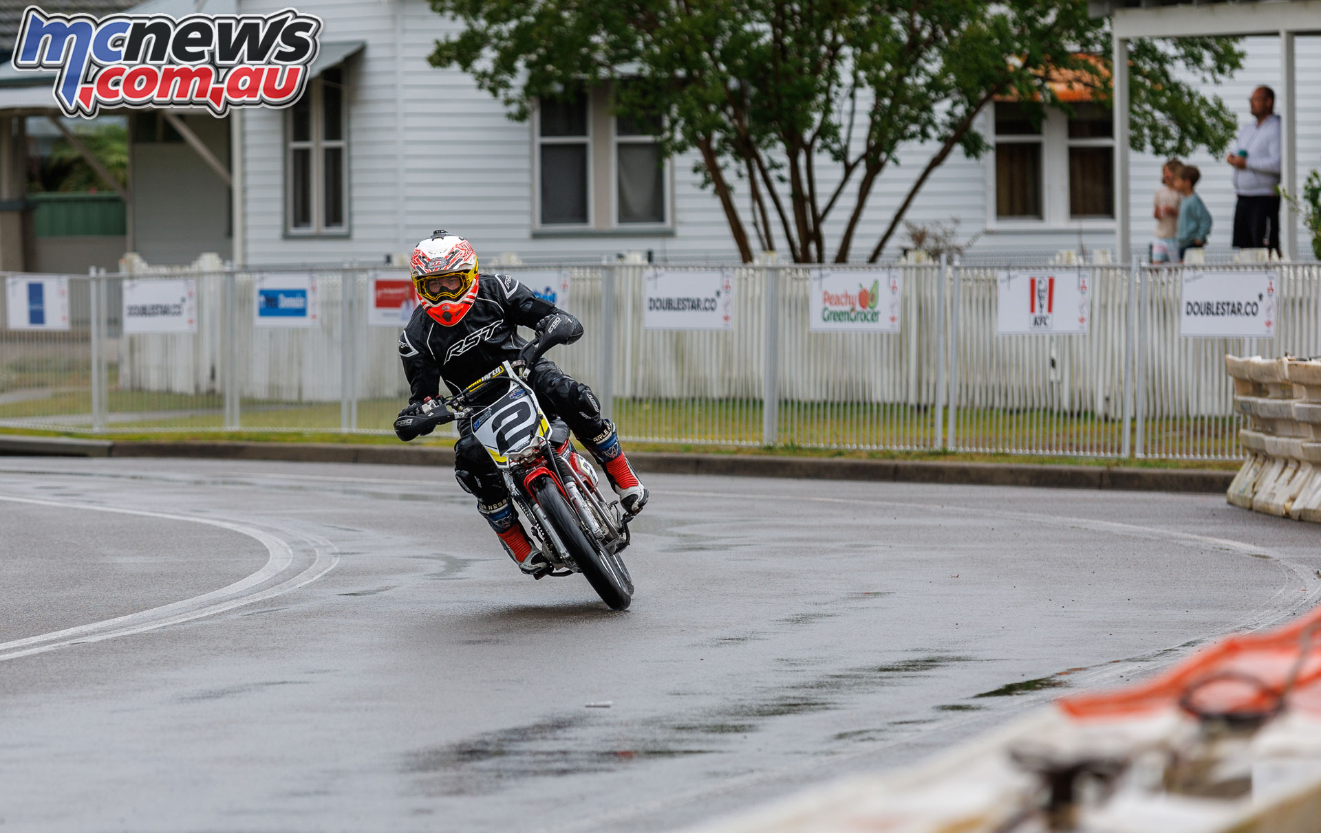 Nowlan & Pickering claim Australian Postie Bike GP crown | MCNews