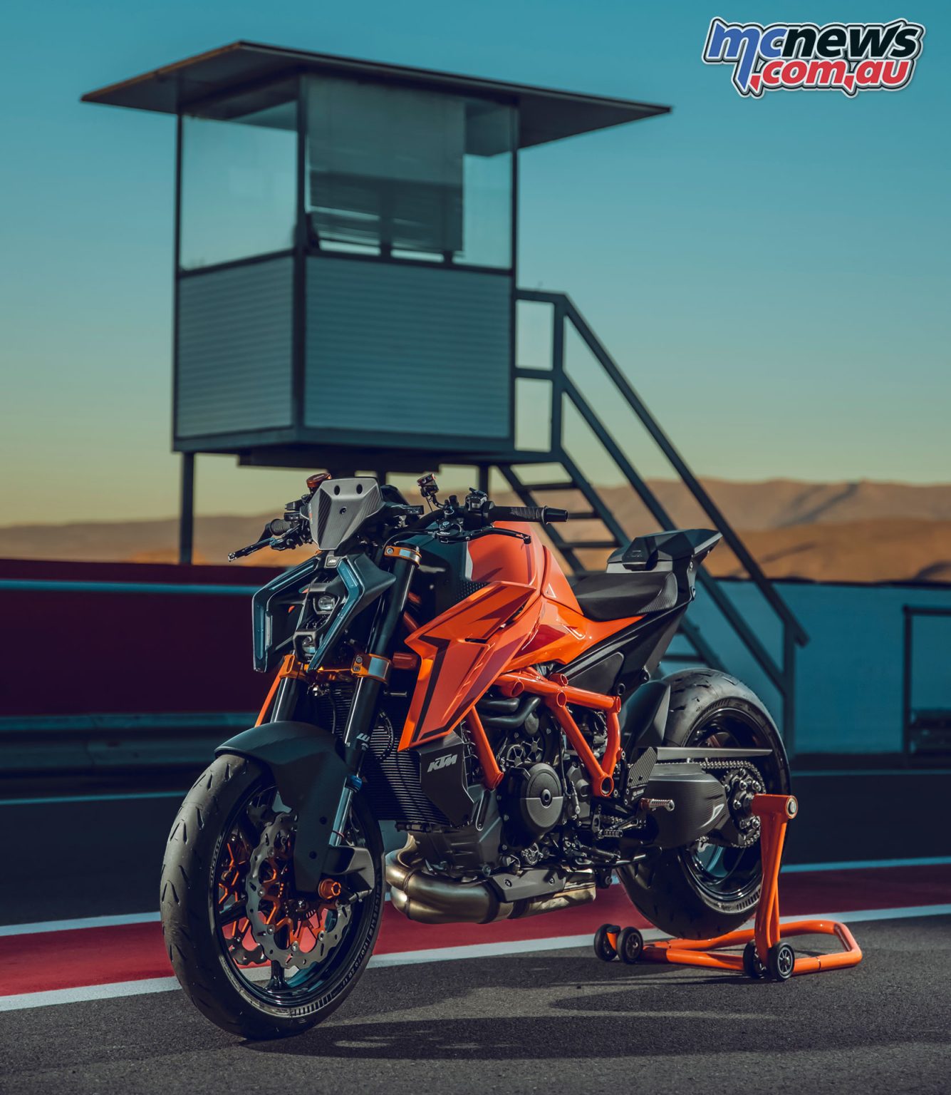 2024 KTM Super Duke 1390 Review | Motorcycle Test | MCNews