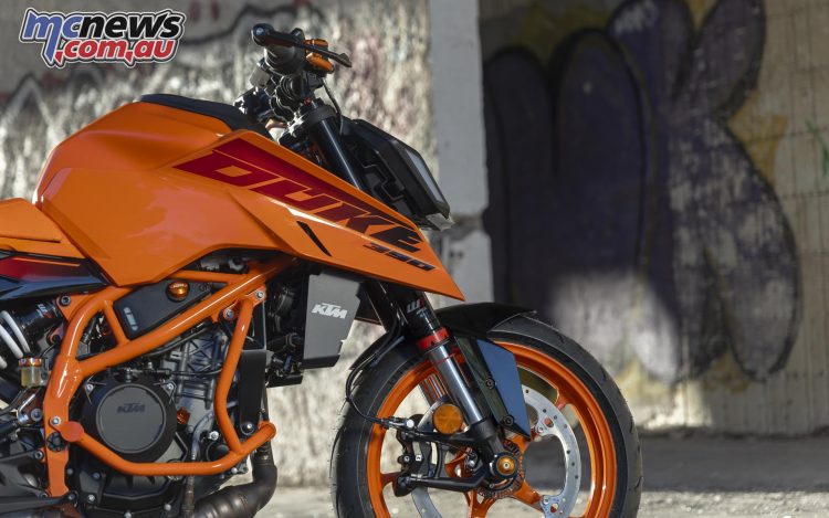 2024 KTM 390 Duke Review | Motorcycle Test | MCNews