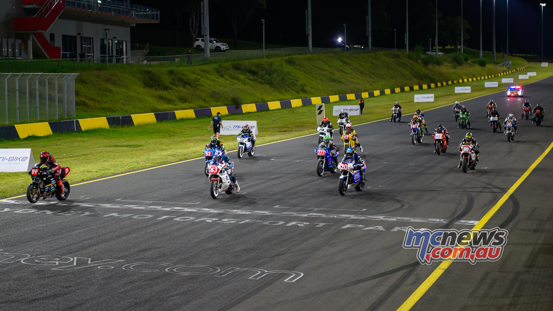 Passfield and Watson duel for top Superbike Masters honours at SMP | MCNews