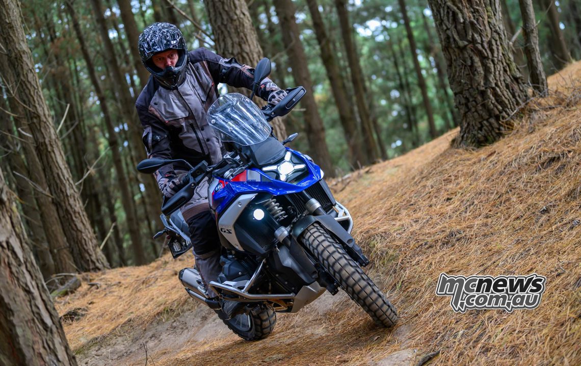 BMW R 1300 GS Trophy X Review - Motorcycle Test | MCNews