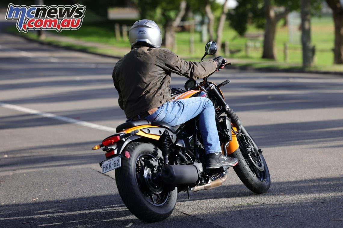 2024 Kawasaki Eliminator Review | Motorcycle Test | MCNews