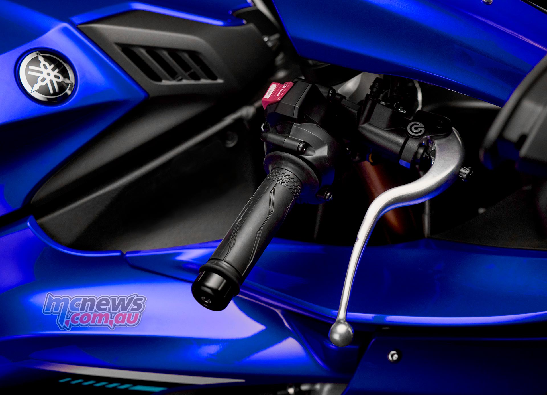 2025 Yamaha YZF-R1 and YZF-R1M - New aero, brakes and forks | MCNews