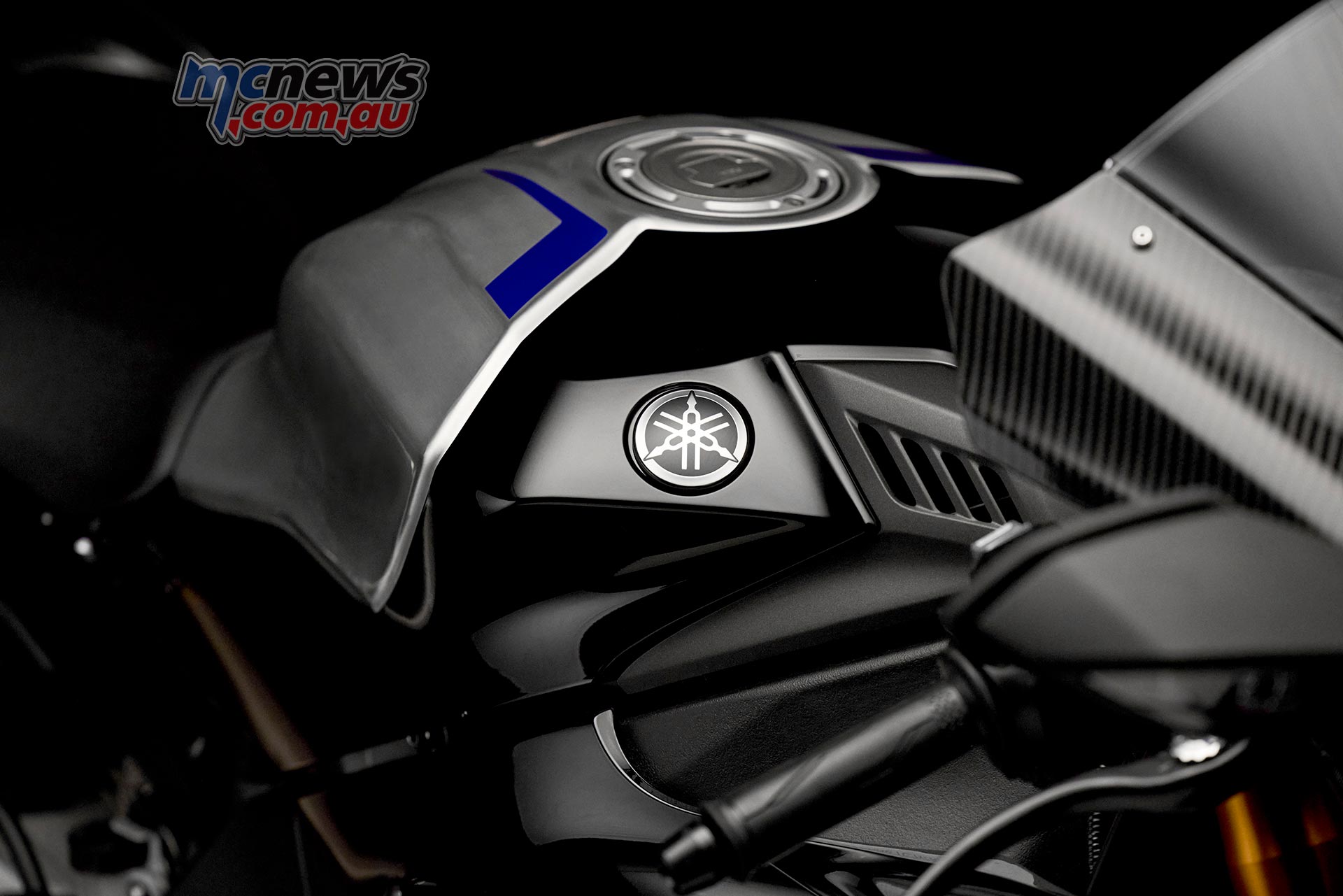 2025 Yamaha YZF-R1 and YZF-R1M - New aero, brakes and forks | MCNews