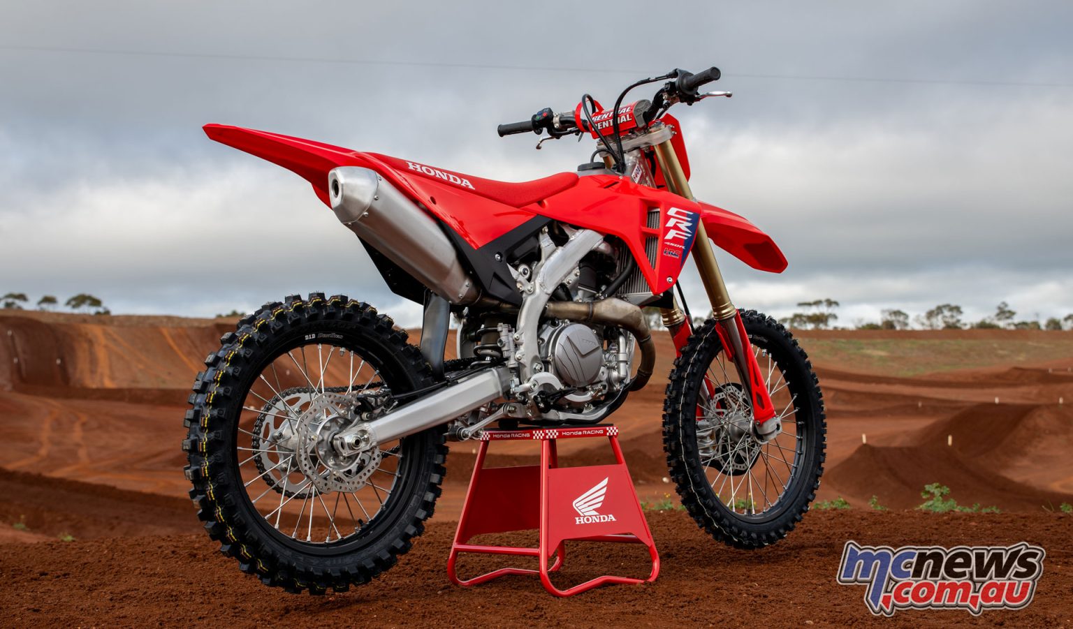 2025 Honda CRF450R Review | Motorcycle Test | MCNews