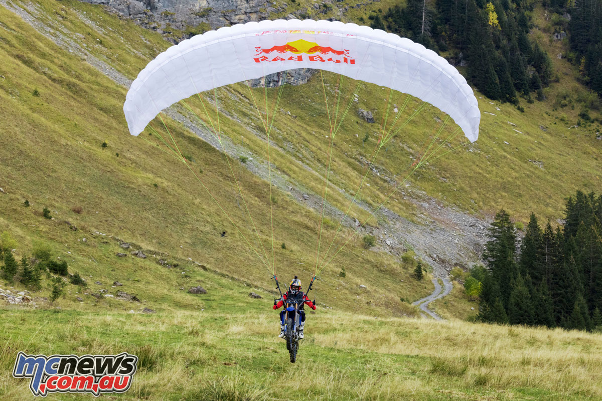 Tom Pagès conquers the world's first 'Ride & Fly' | MCNews