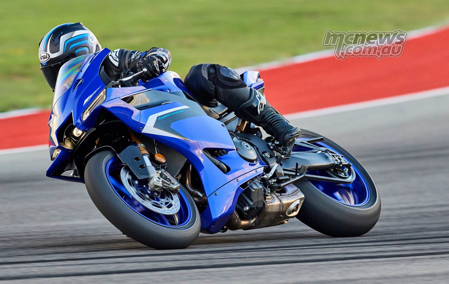 Yamaha YZF-R9 revealed - 890 cc triple - 195 kg wet - Brembo - KYB | MCNews