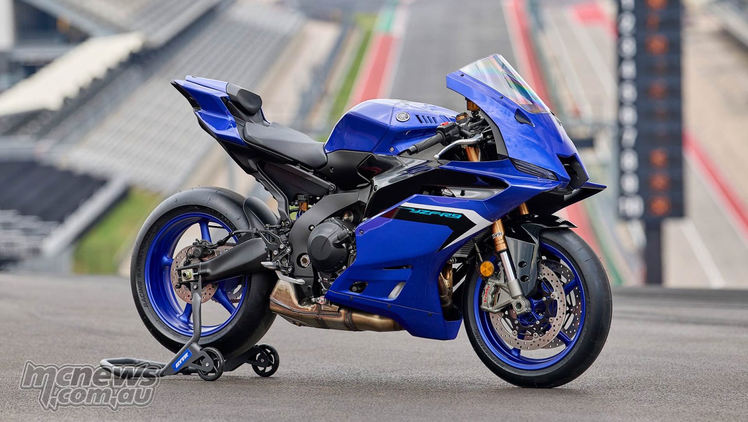 Yamaha YZF-R9 revealed - 890 cc triple - 195 kg wet - Brembo - KYB | MCNews