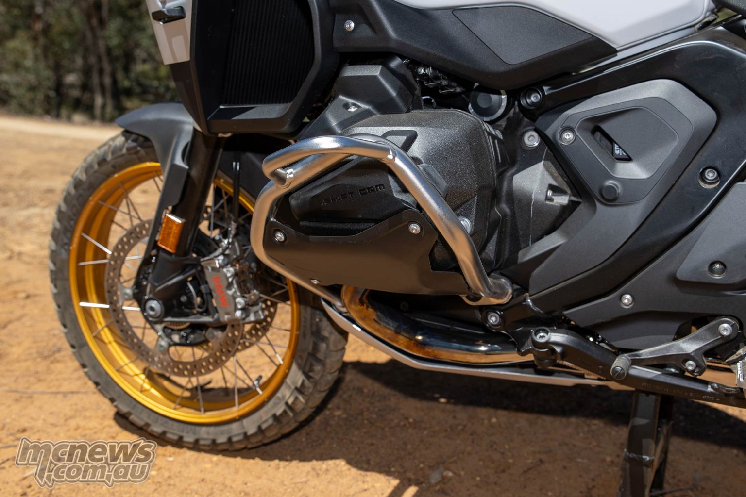 BMW R 1300 GS Adventure Trophy X Review | Motorcycle Test | MCNews