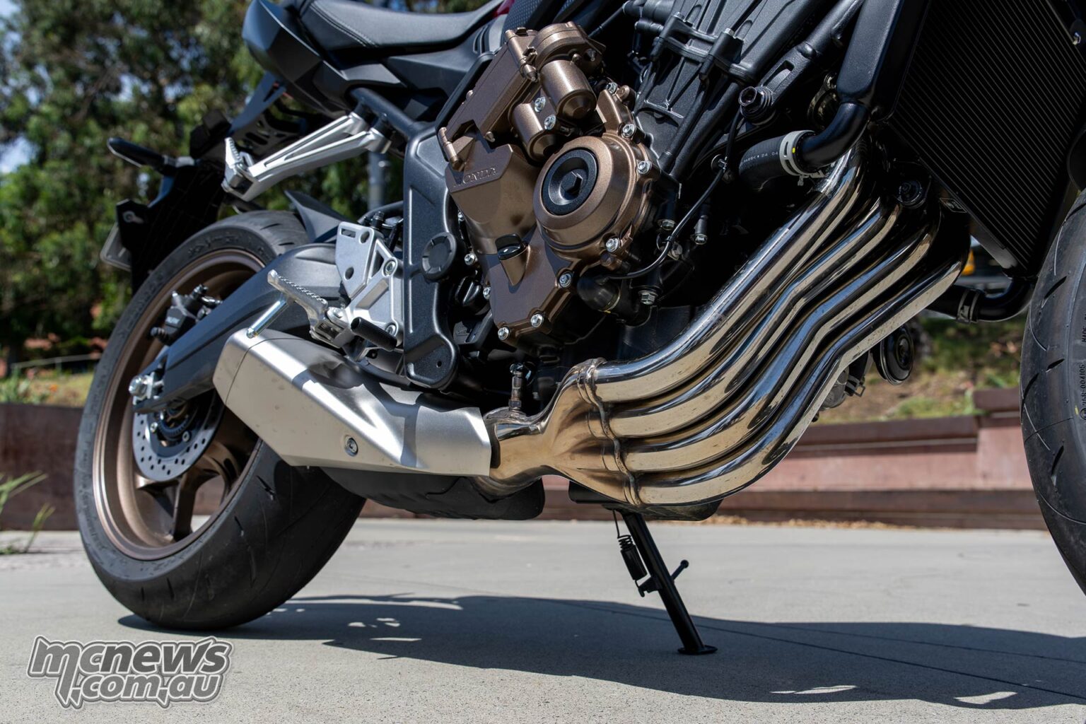 Honda CB650R E-Clutch Review | MCNews