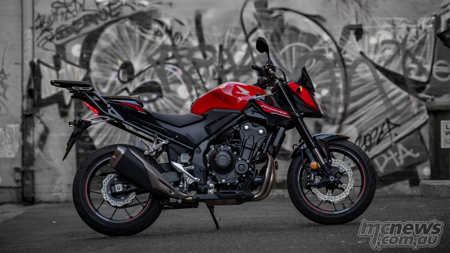 2025 Honda CB500 Hornet Review | LAMS Motorcycle Test | MCNews