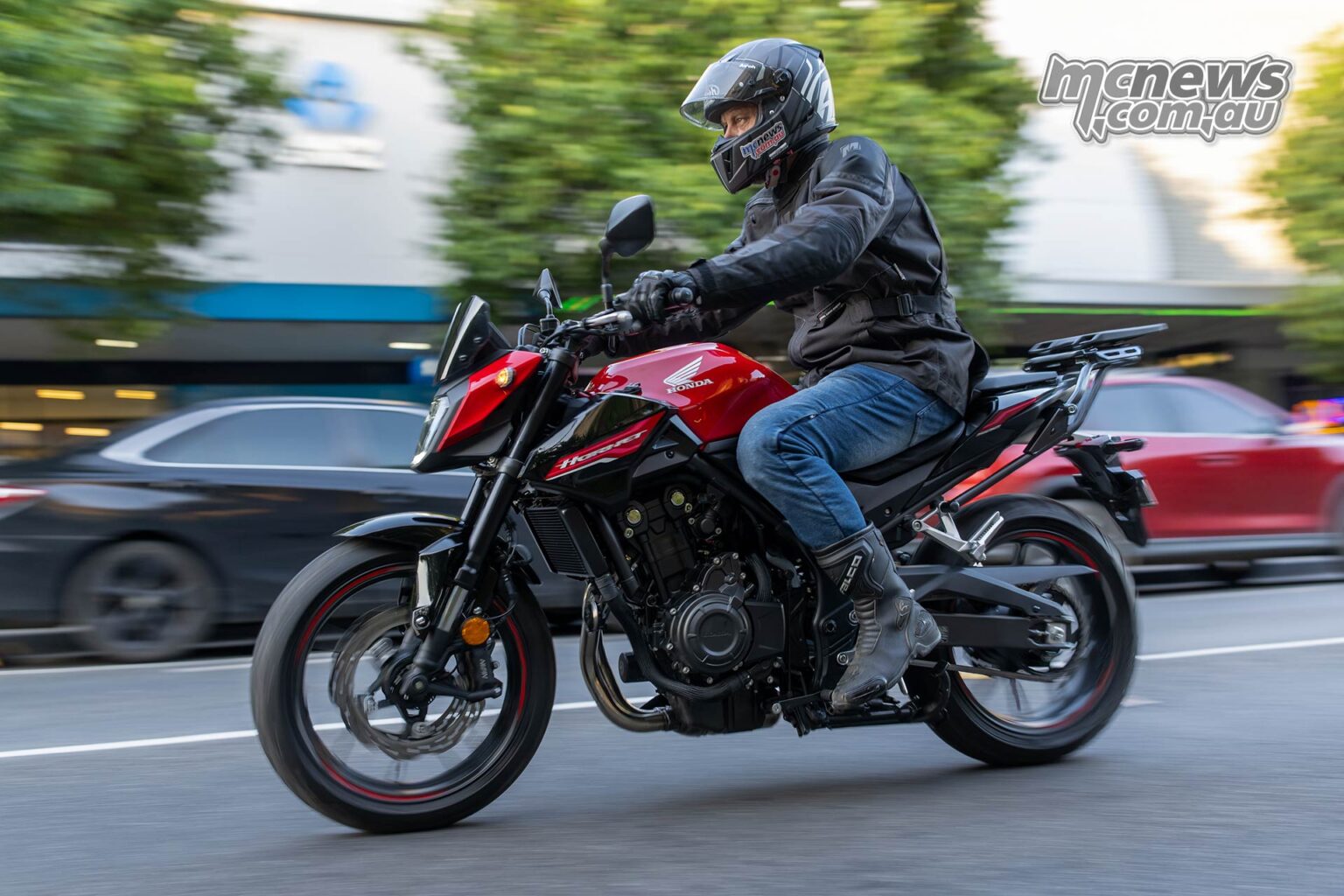 2025 Honda CB500 Hornet Review | LAMS Motorcycle Test | MCNews