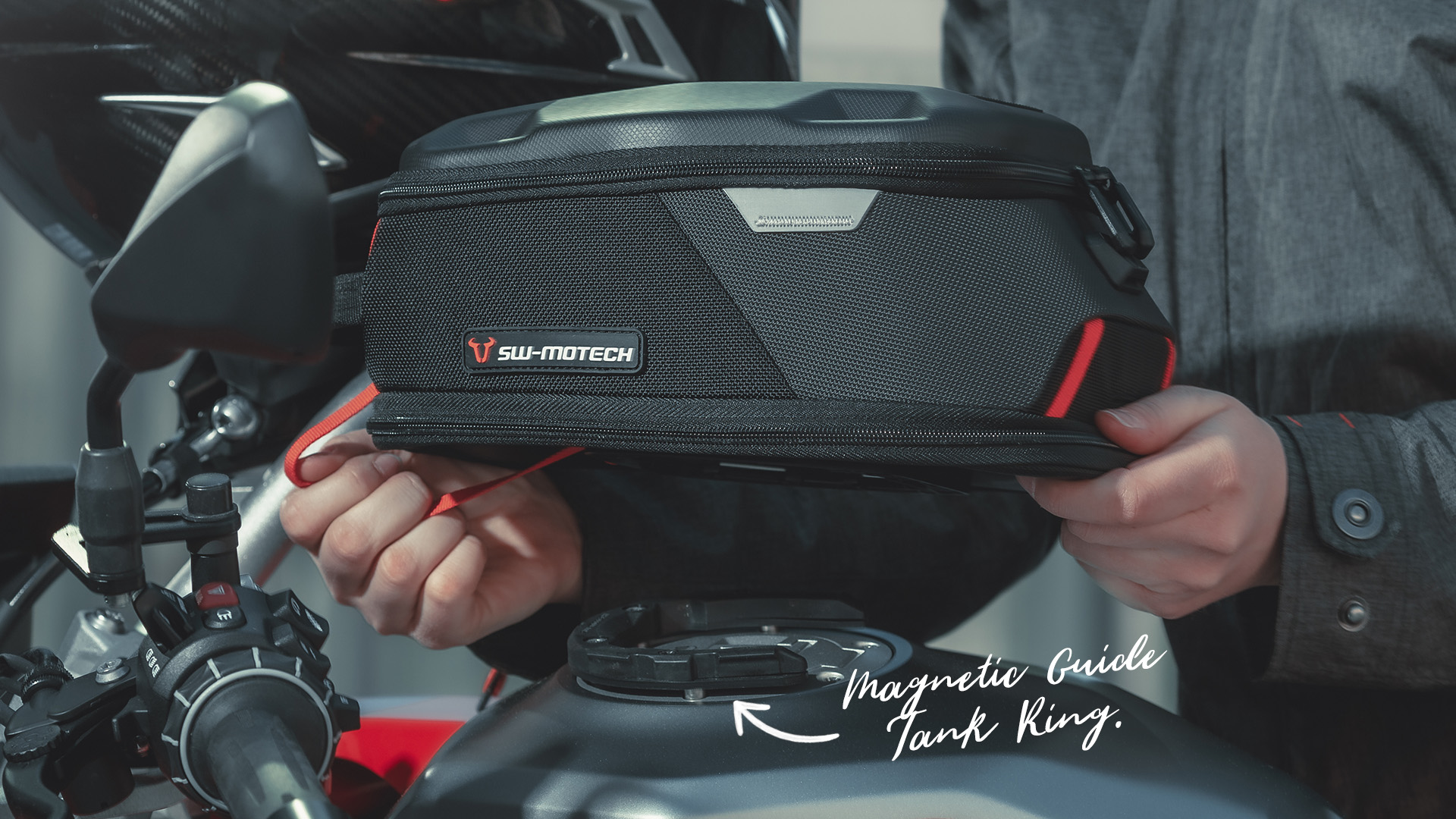 SW-Motech Pro Tank Bag Series with magnetic guide | MCNews