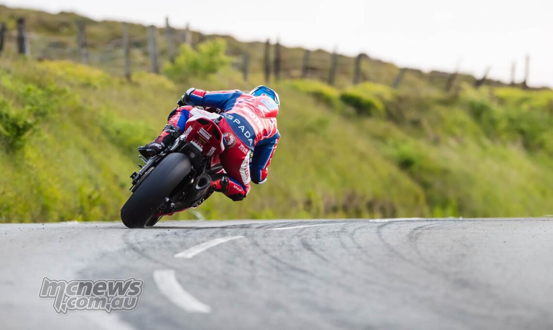 Harrison and Honda breakthrough with dominant Superstock victory | MCNews