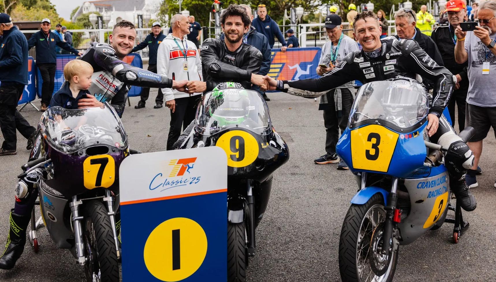 Mike Browne wins Historic Senior Classic TT | MCNews