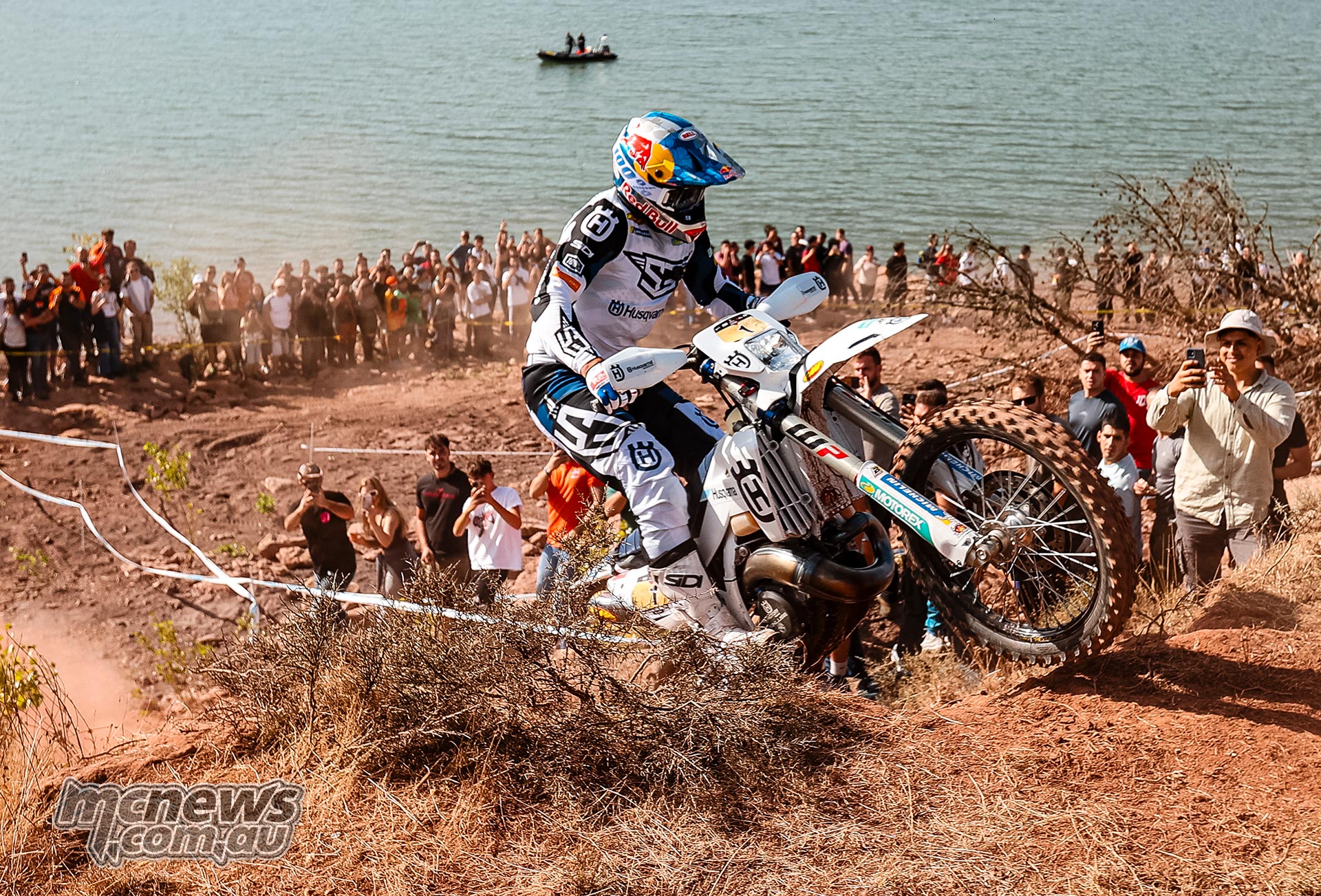 Jarvis wins Hixpania as Bolt pulls more points back on Mani | MCNews