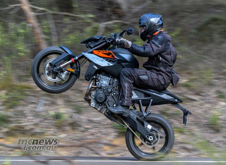 KTM Duke 990 Review - Motorcycle Test | MCNews