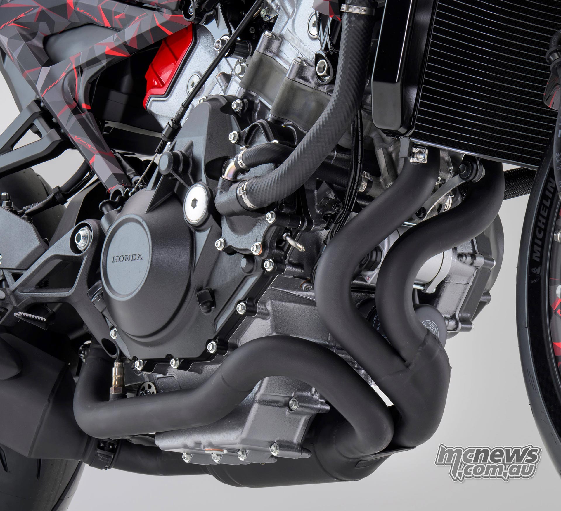 Blown V3 triple showcased by Honda - V3R 900 E-Compressor | MCNews