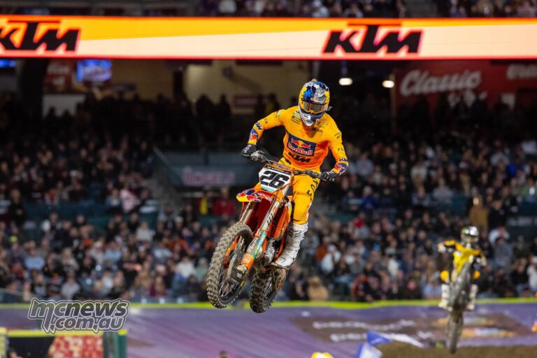 Blow by blow recap from AMA SX season opener at Anaheim | MCNews
