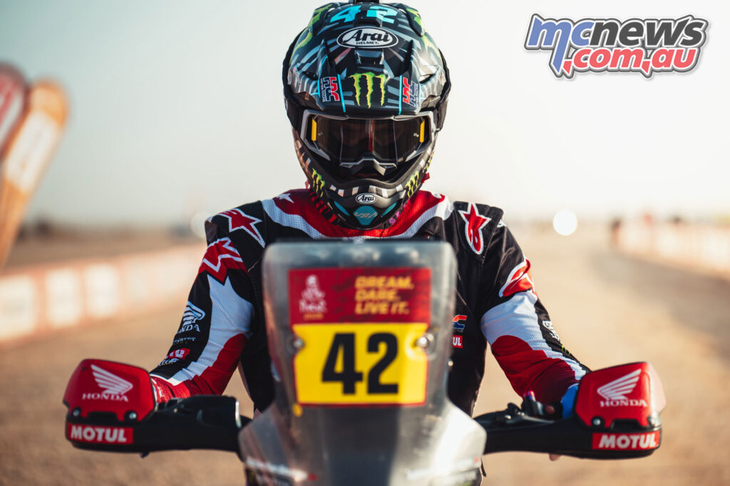 Howes leads Honda HRC 1-2 at Dakar Stage 11 | MCNews