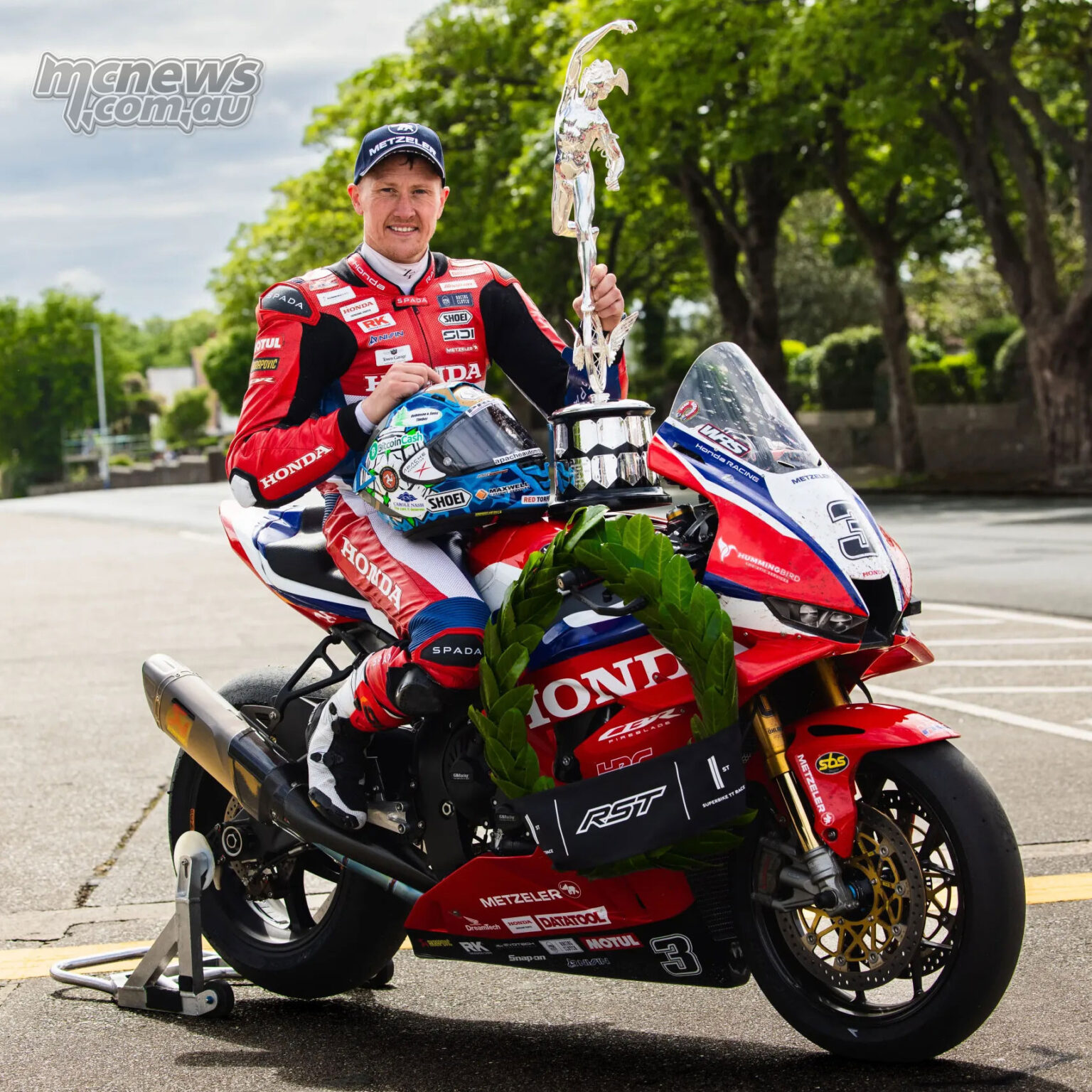 Dean Harrison wins RST Superbike TT | Isle of Man TT 2026 | MCNews