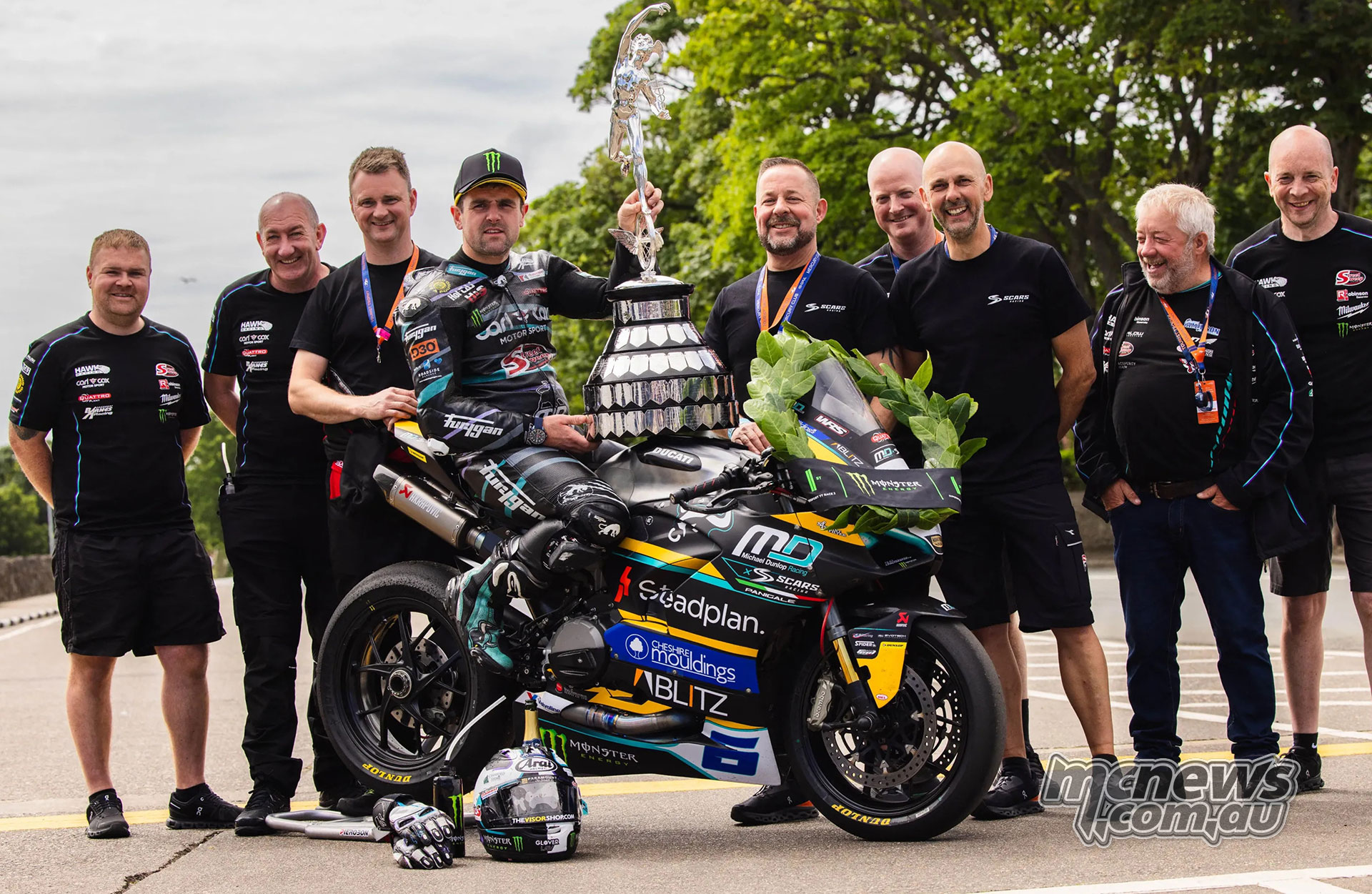 Michael Dunlop makes it 35 TT wins with Supersport double | MCNews